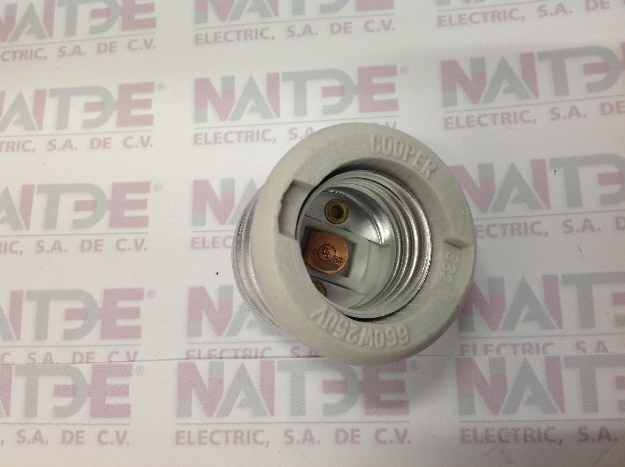 SOQUET REDUCCION PARA FOCO EAGLE 332 660 W. 250 V. E40 A E26 ( SUPPLIE ...