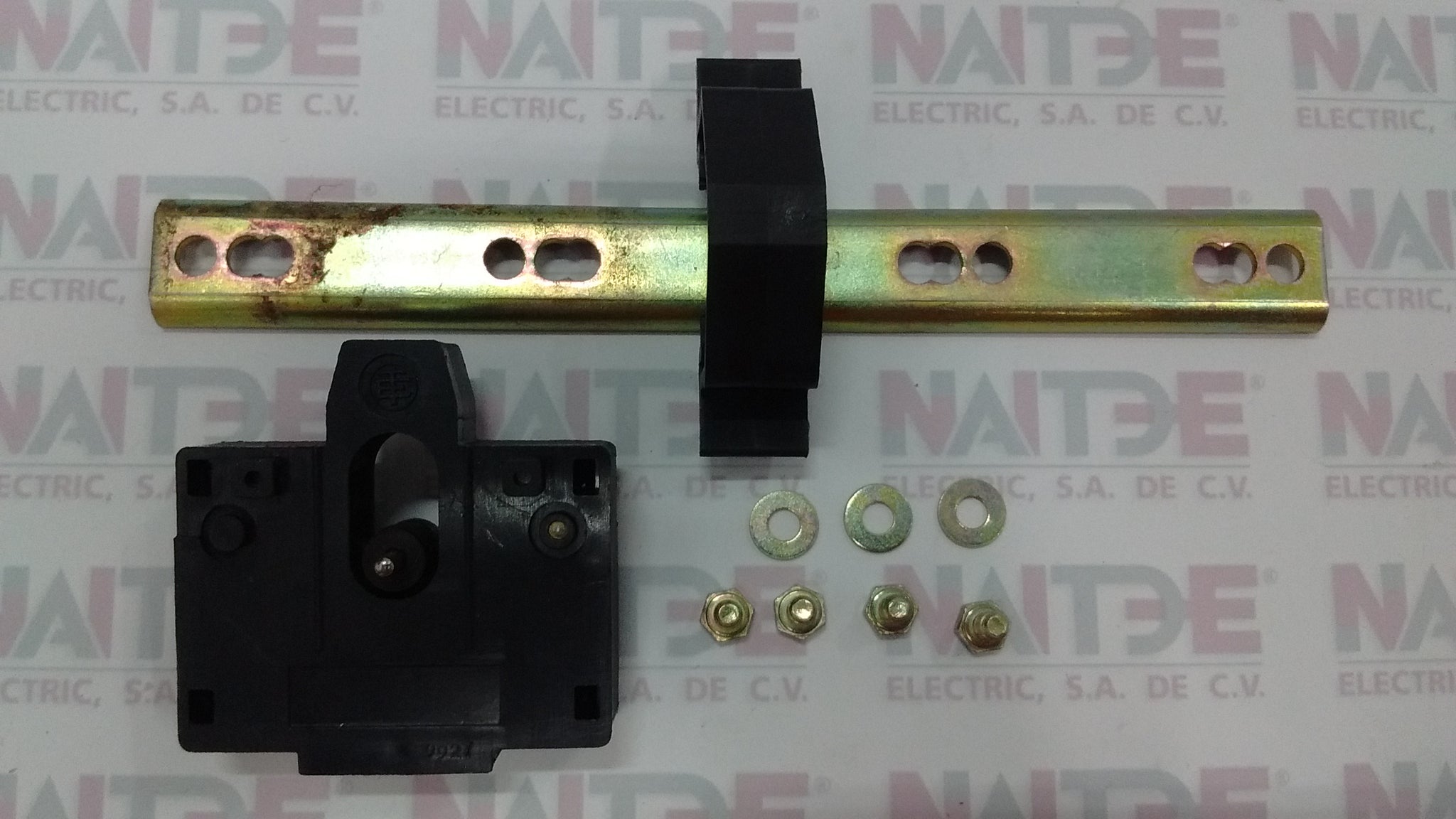 INTERLOCK MECANICO TELEMECANIQUE – NAITDE ELECTRIC