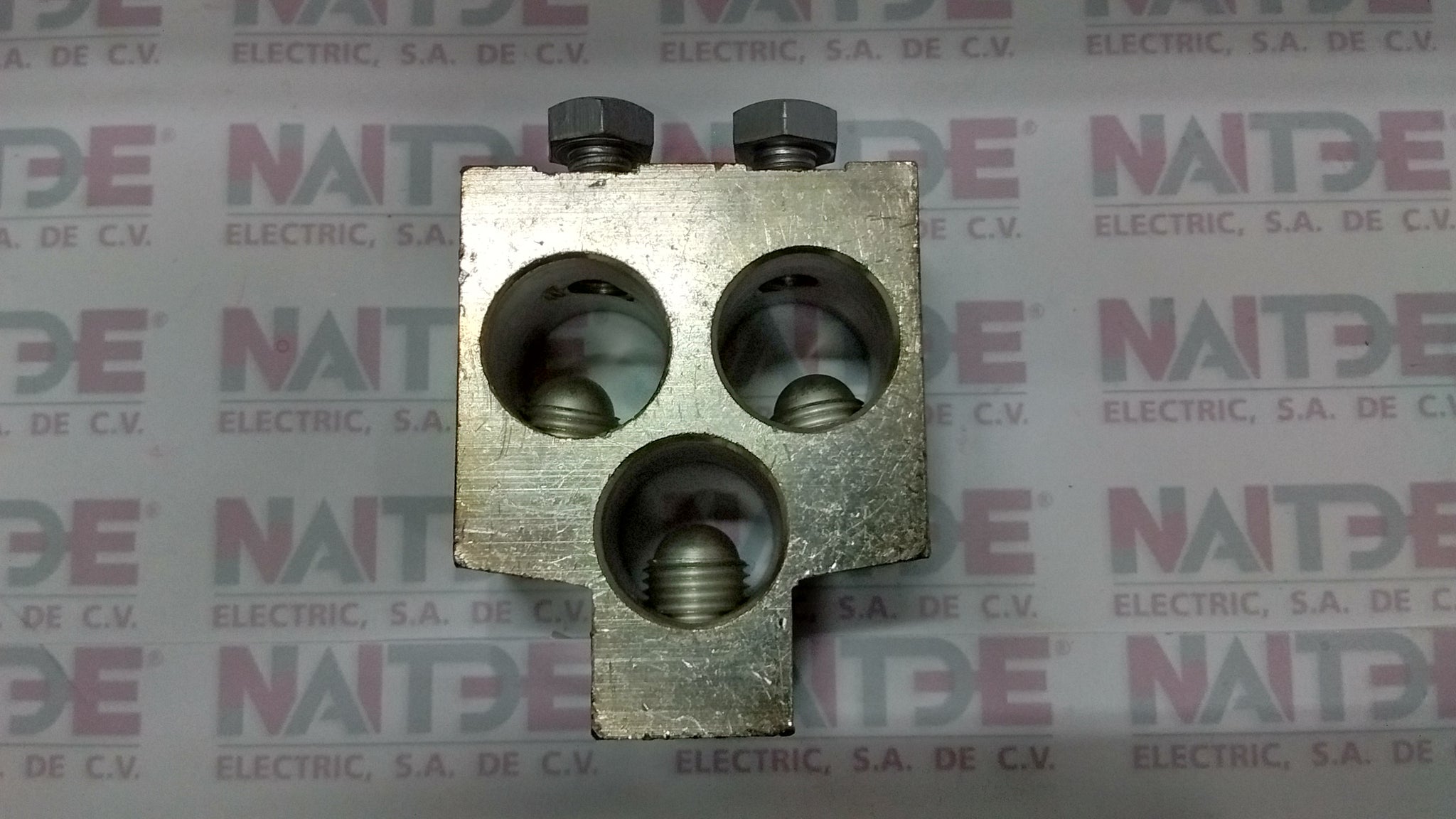 ZAPATA P/INTERRUPTOR SQUARE D MAL36800 MOD AL900MA – NAITDE ELECTRIC
