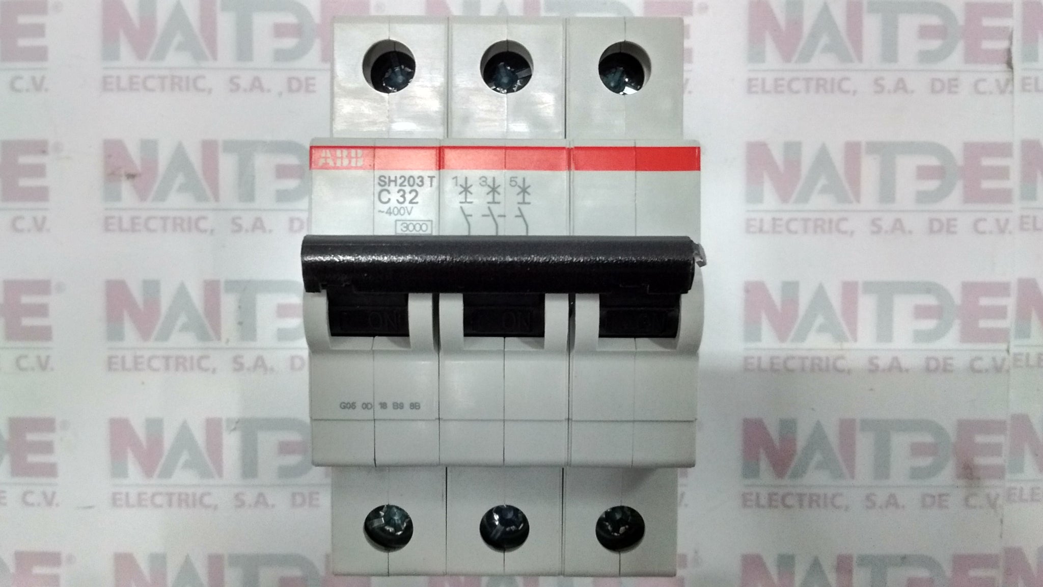 INTERRUPTOR TERMO ABB SH203-C32, 3P, 32 AMP, 2CDS213001R0324 – NAITDE ELECTRIC